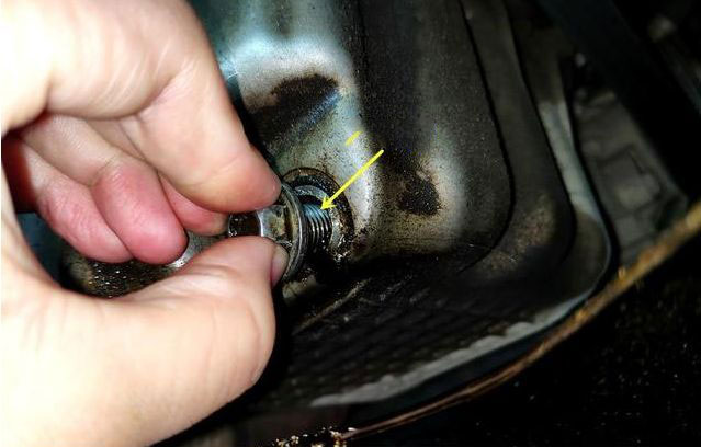 Example To Solve The Problem Of Loose Thread When Changing Oil Bolts| Xinchi